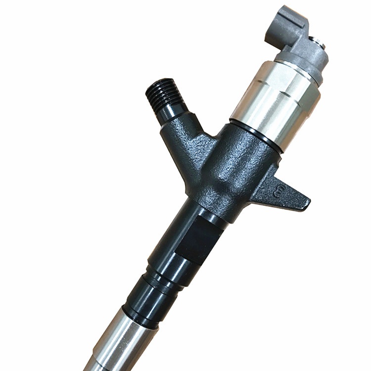 Engine parts fuel injector 33800-45700 common rail injector 095000-5550