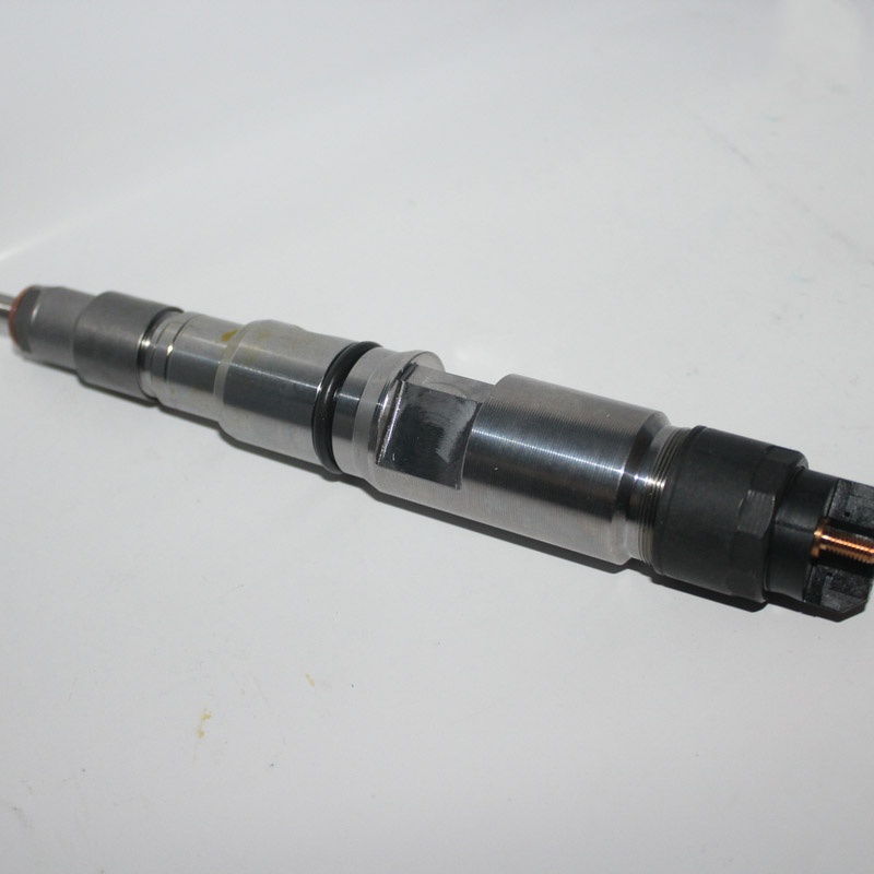 Genuine and new common rail injector 0445120247
