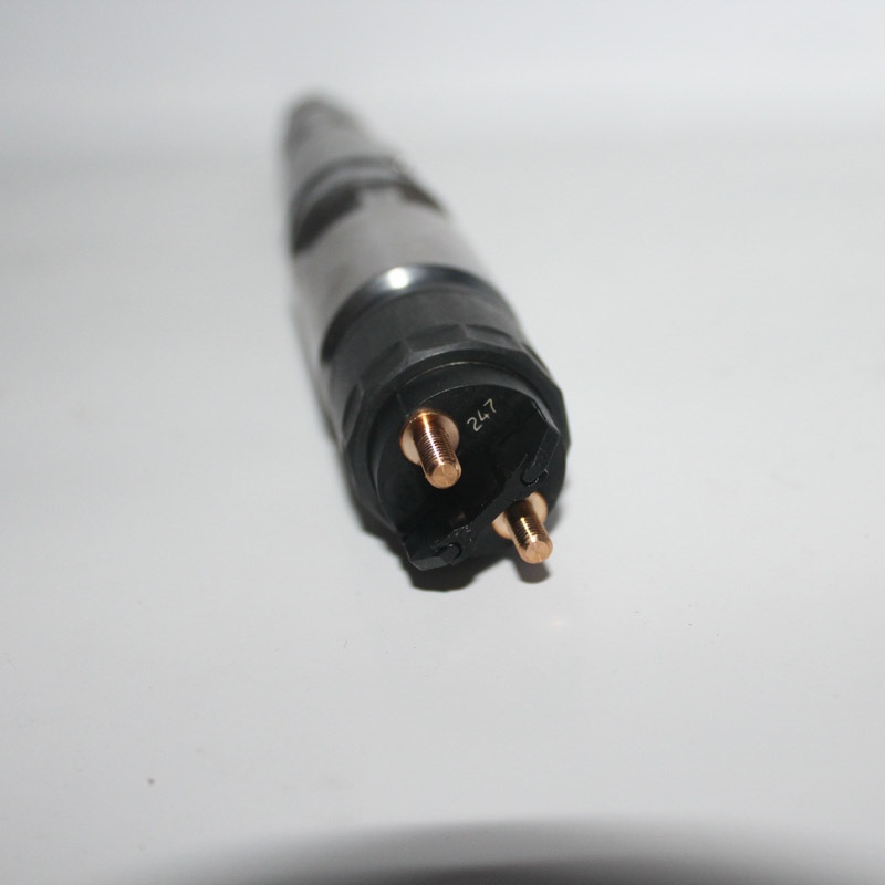 Genuine and new common rail injector 0445120247